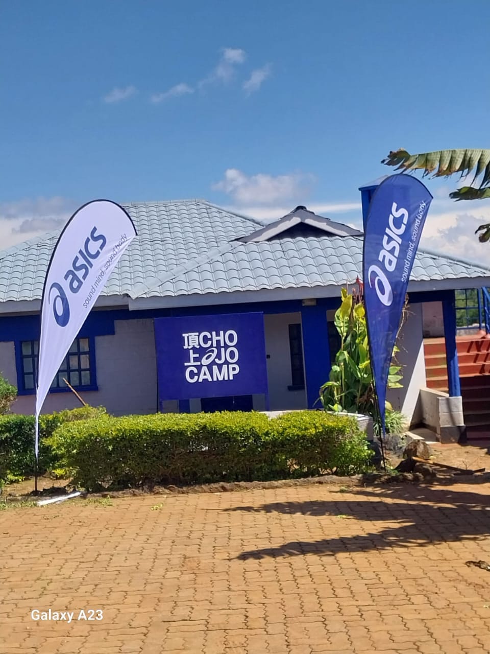 Tear drop banners Kenya - Cut Graphics