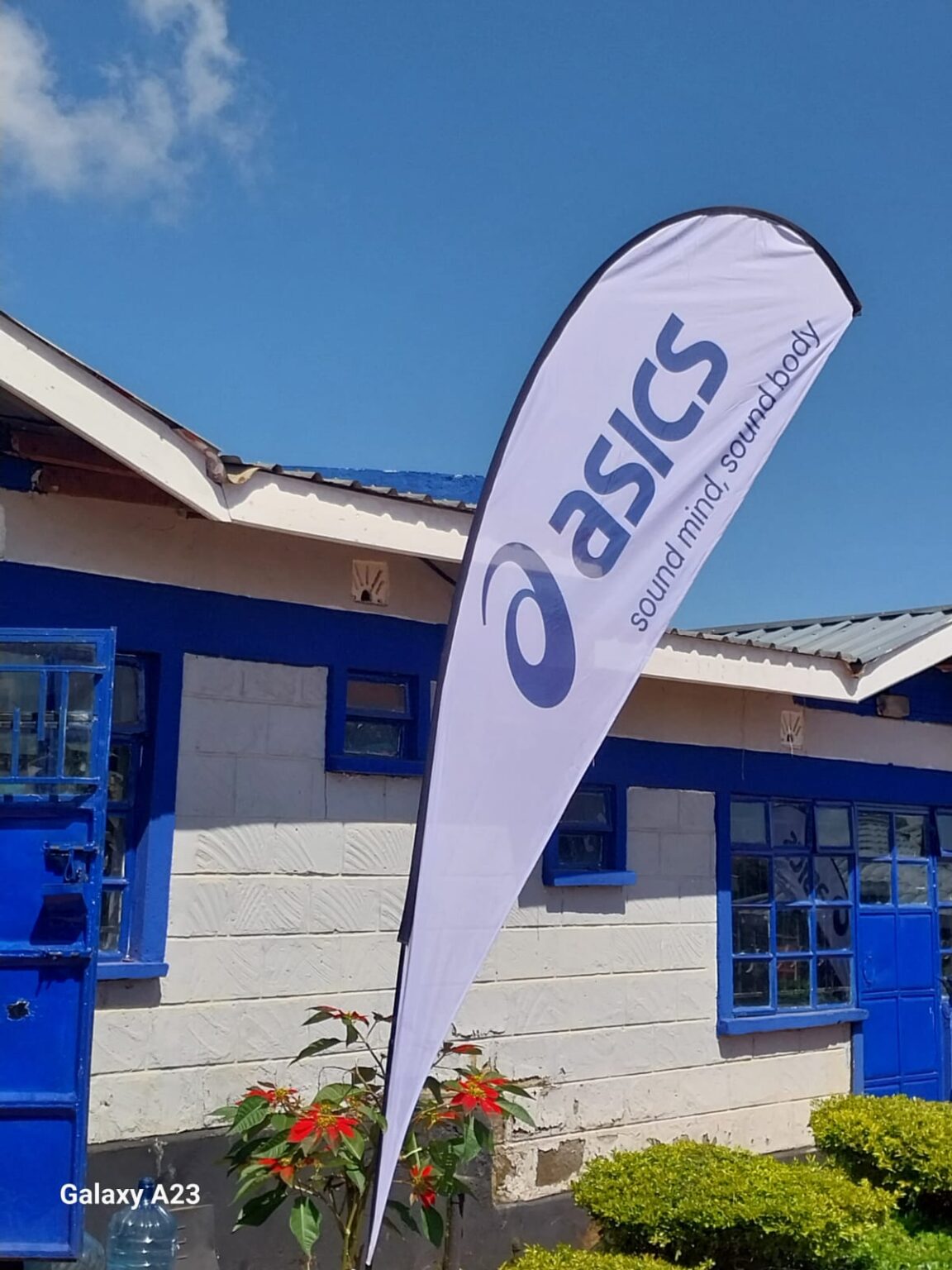 Tear drop banners Kenya - Cut Graphics